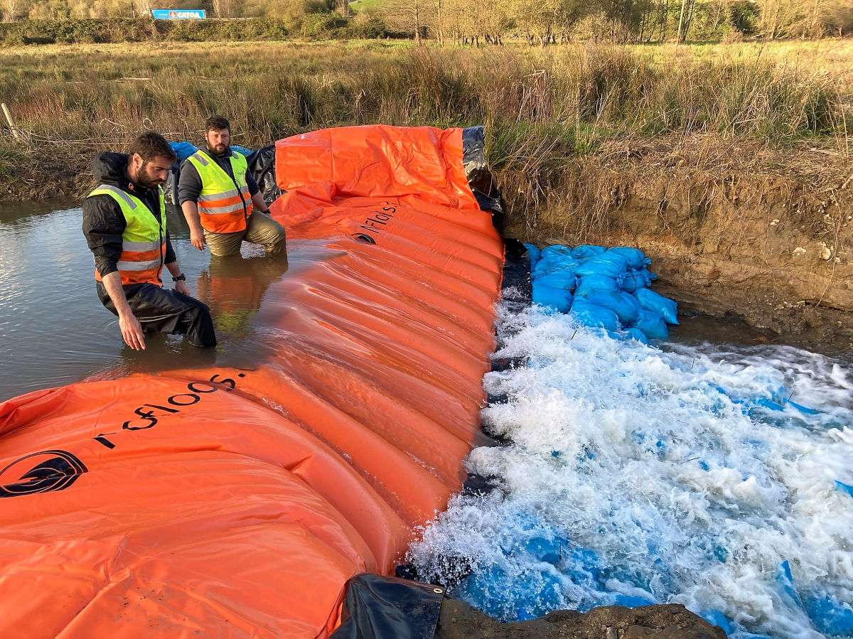 This Reusable Flood Barrier Is A Game Changer For Repair Works - NoFloods